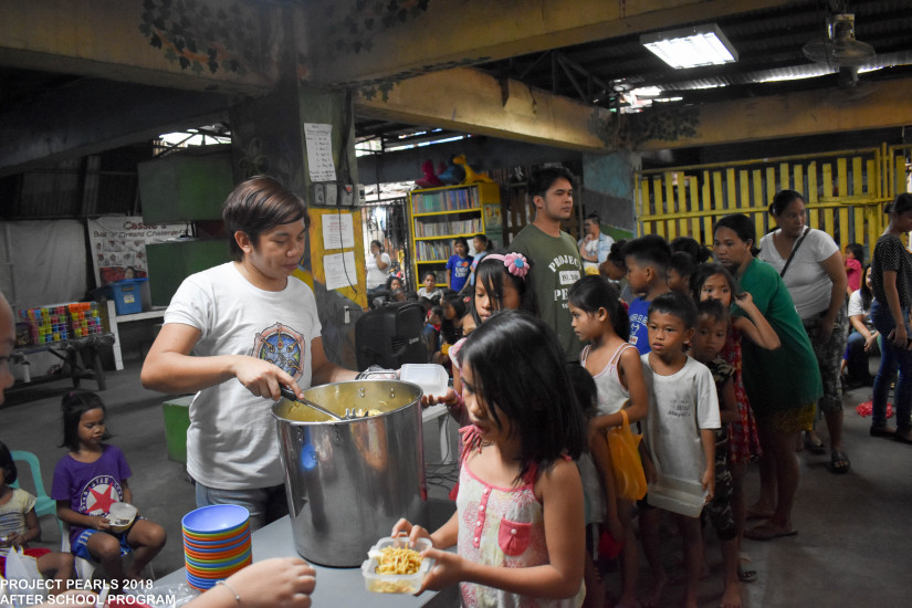 Feeding with Feeding Change Philippines - Project PEARLS - Project PEARLS