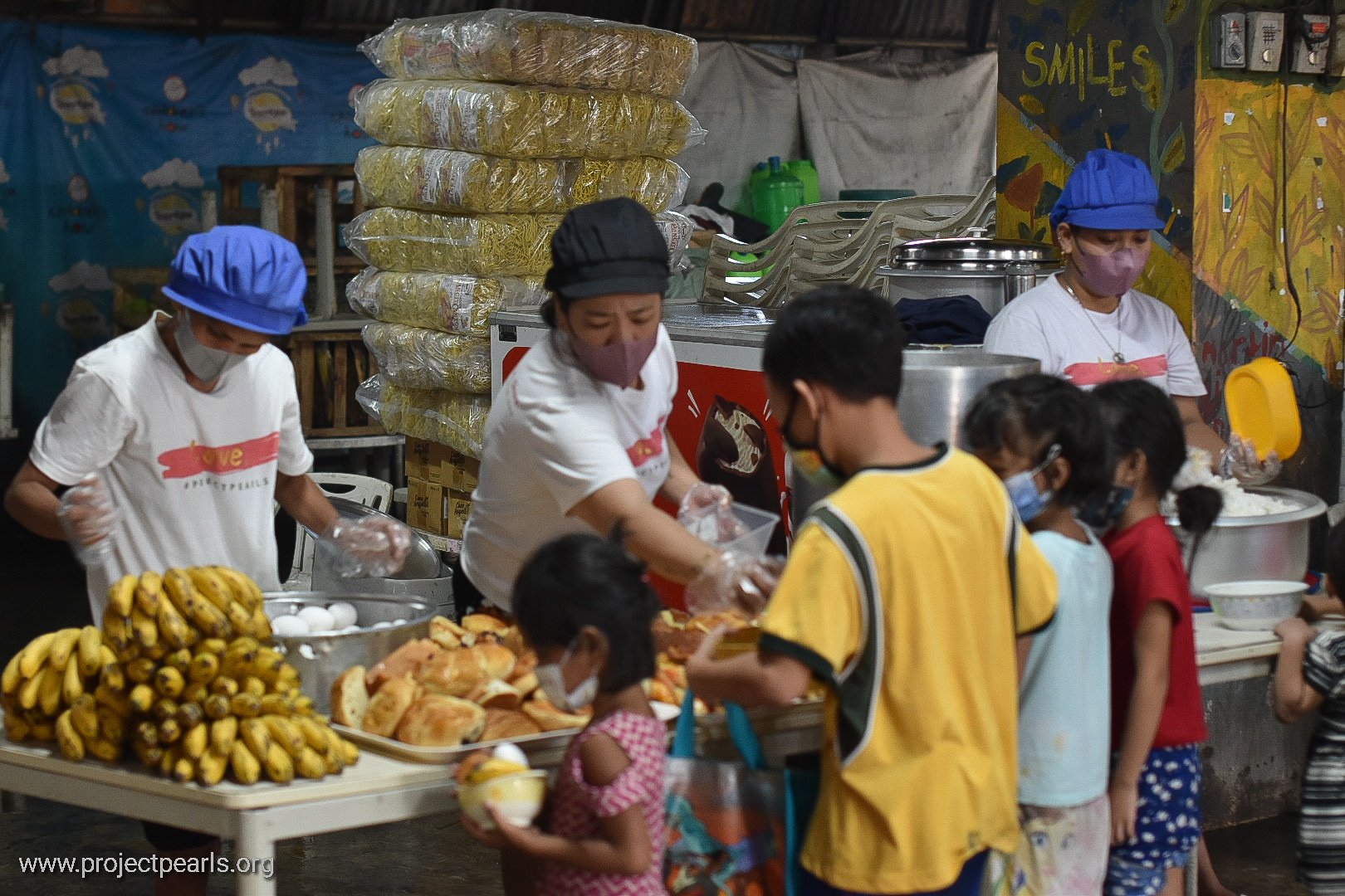 Hunger Relief Program in Tondo - Project PEARLS - Project PEARLS
