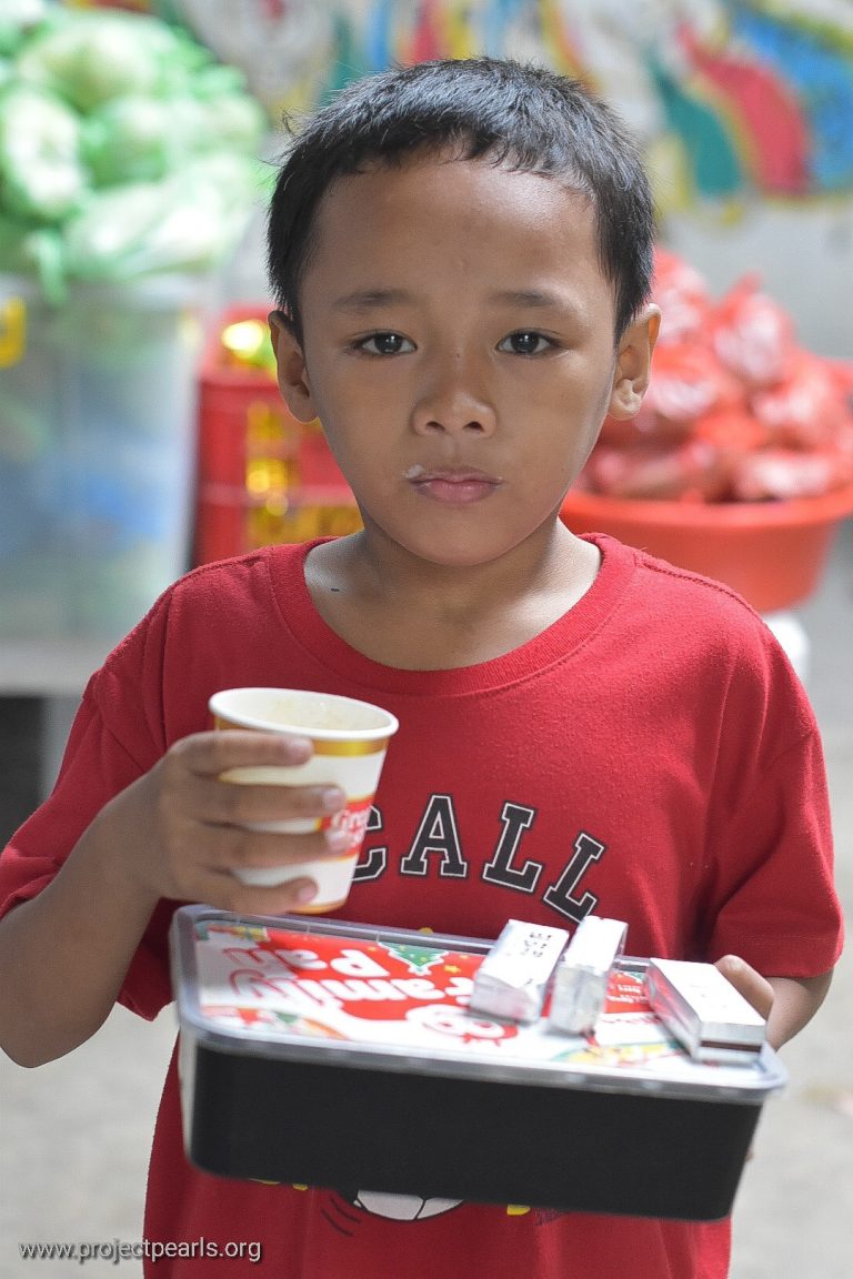 Distribution of Food Donation from SOS Philippines - Project PEARLS ...