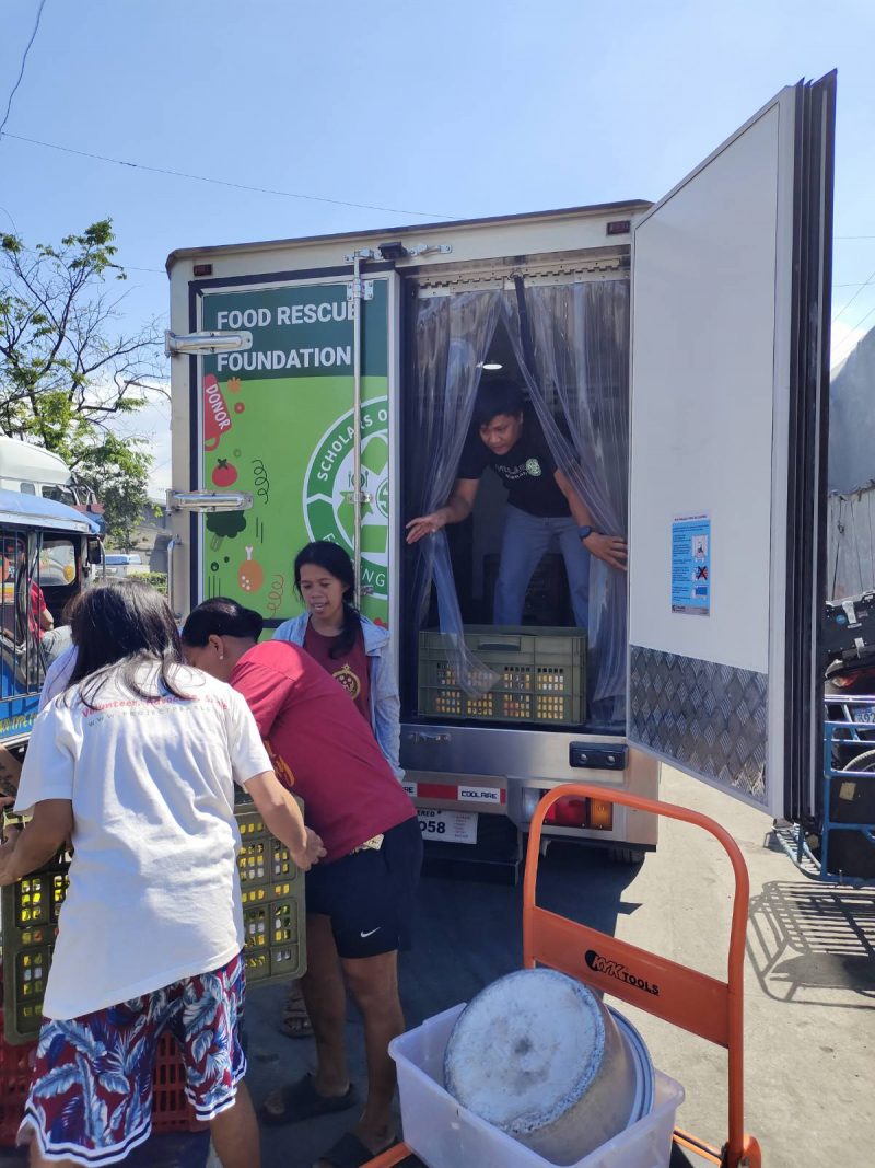 Distribution of Food Donation from SOS Philippines - Project PEARLS ...