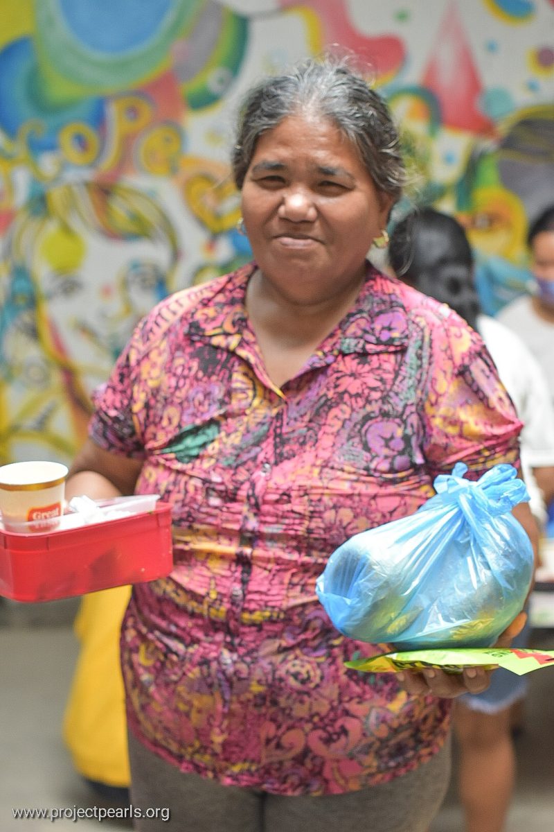 Distribution of Food Donation from SOS Philippines - Project PEARLS ...