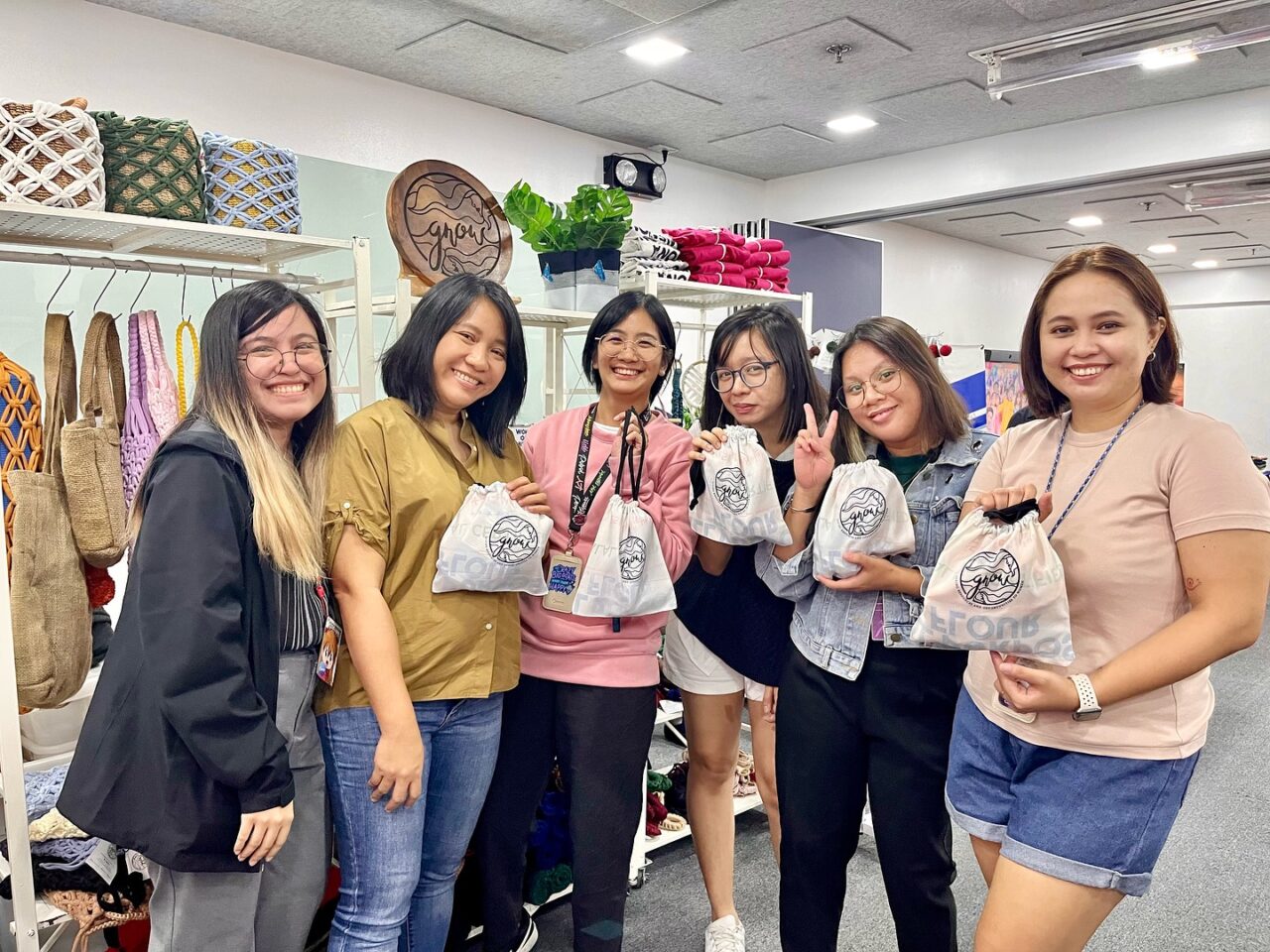 Project PEARLS and GROW.ph Team at Canva PH! - Project PEARLS - Project PEARLS