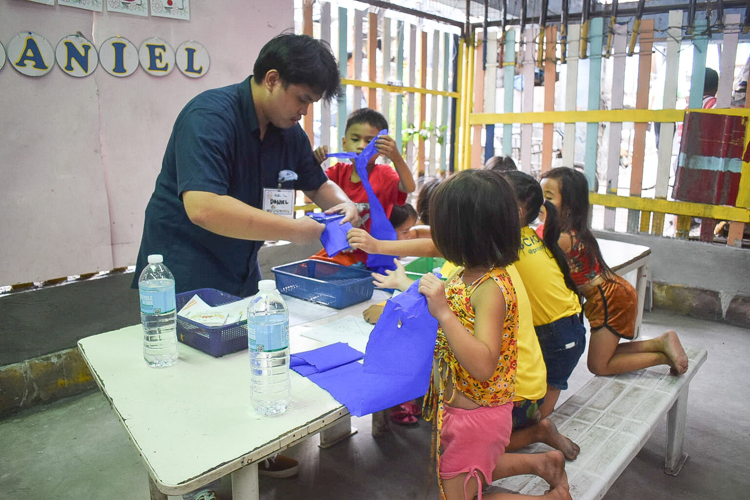 Brain Booster Activity: “3D Mosaic Philippine Flag” in Tondo, Bulacan ...