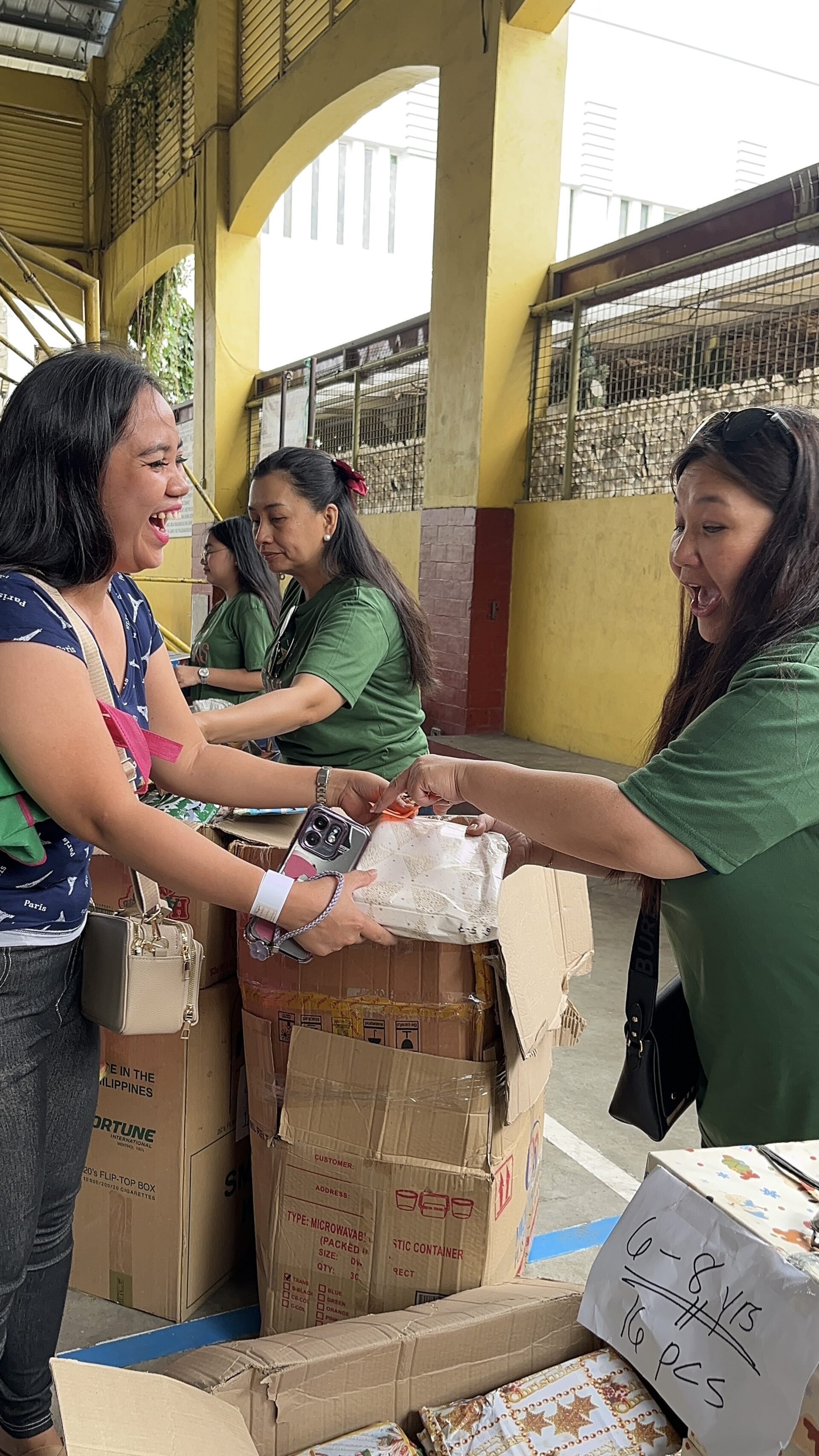 Tondo Christmas Gift-Giving - Project PEARLS - Project PEARLS
